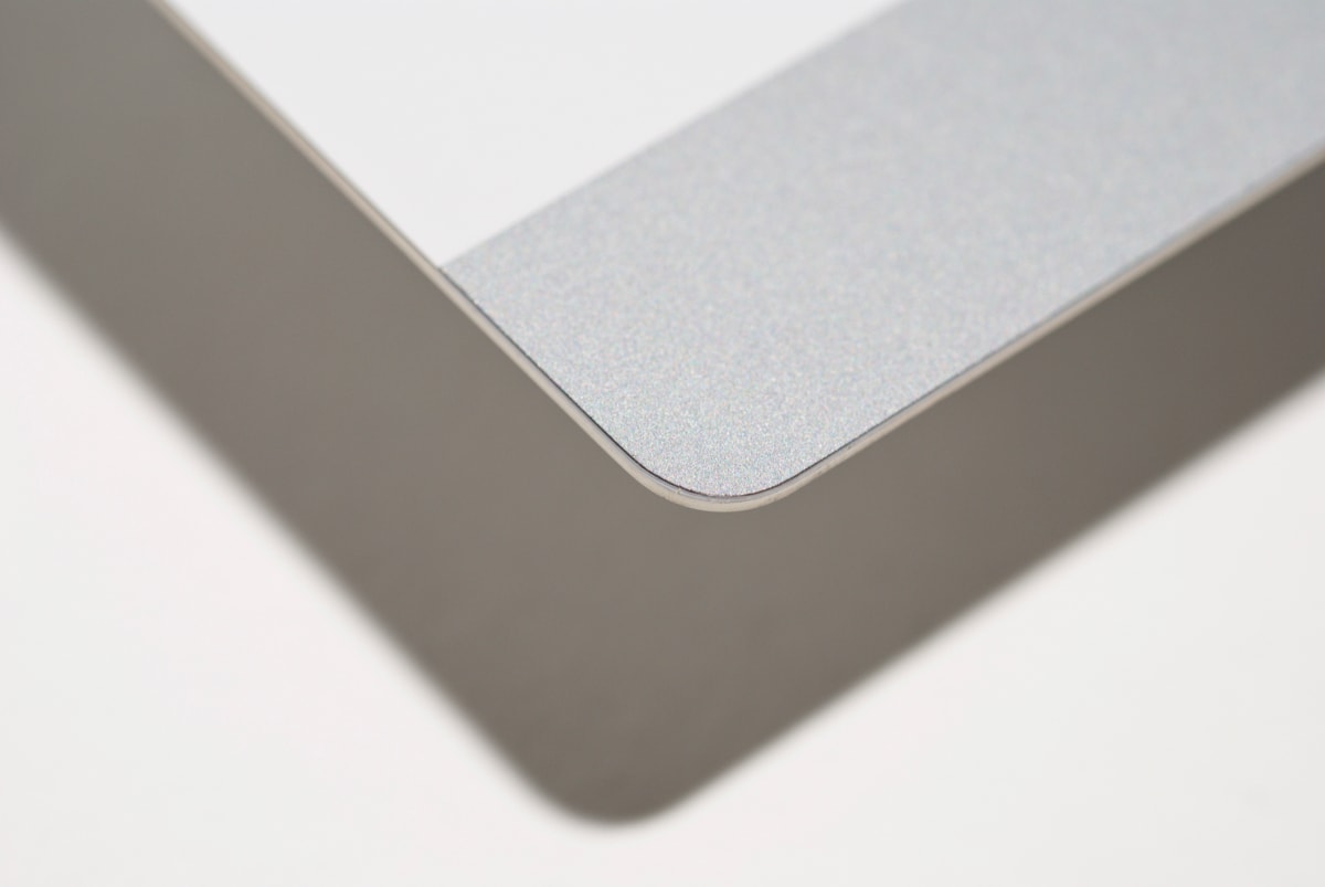 The physical Apple Card is a case of form over function - Jeff Geerling